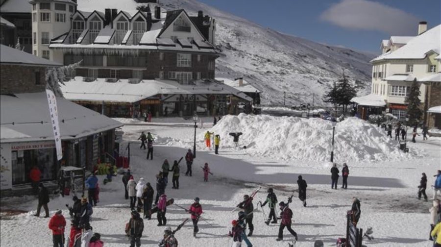 La estación de esquí del Puerto de Navacerrada abre desde hoy sus ...