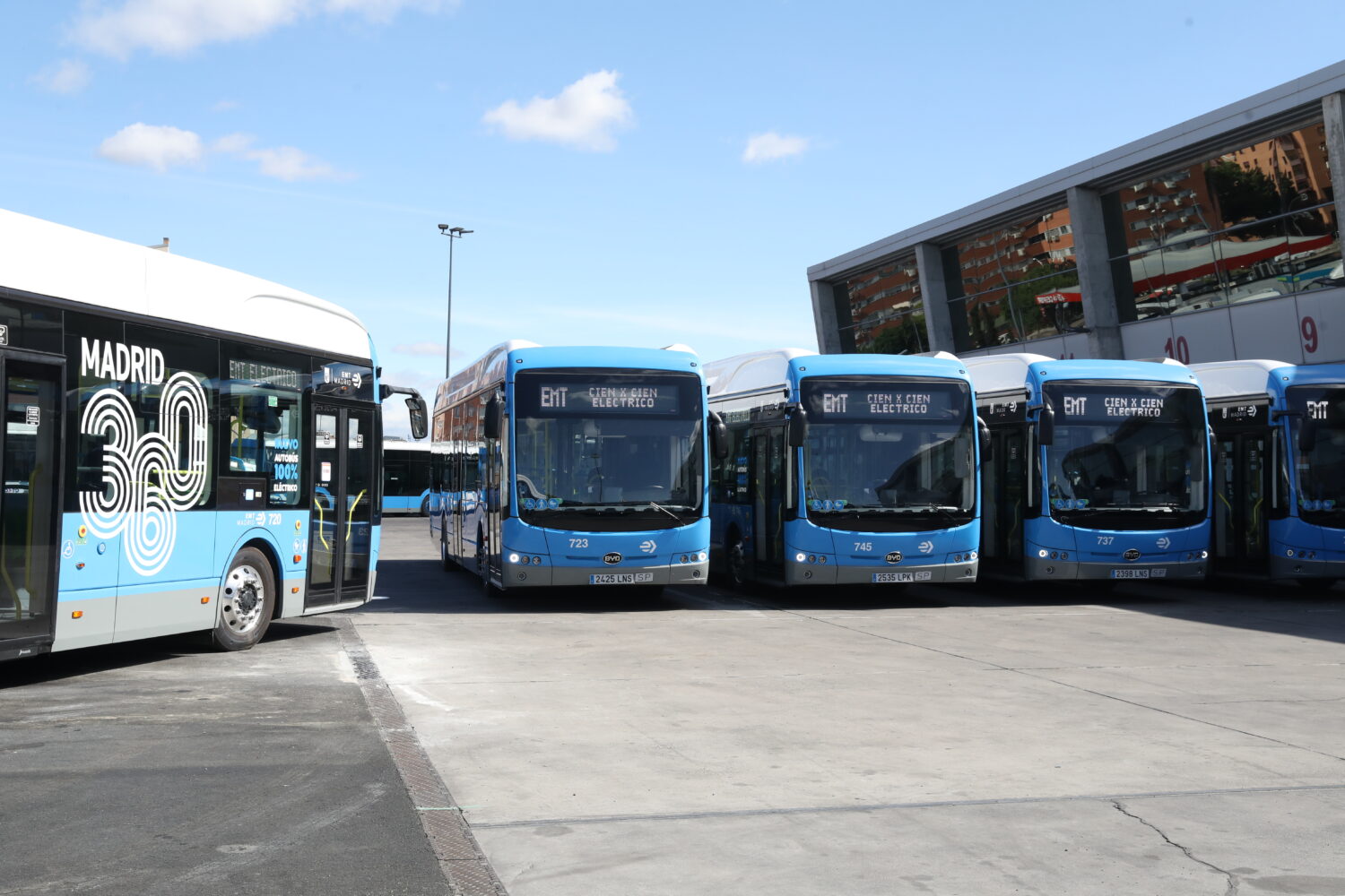 La EMT de Madrid incorpora 30 nuevos autobuses 100% eléctricos ...