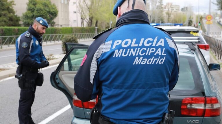 Interceptado un cura con viagra y popper cuando circulaba con un joven ...