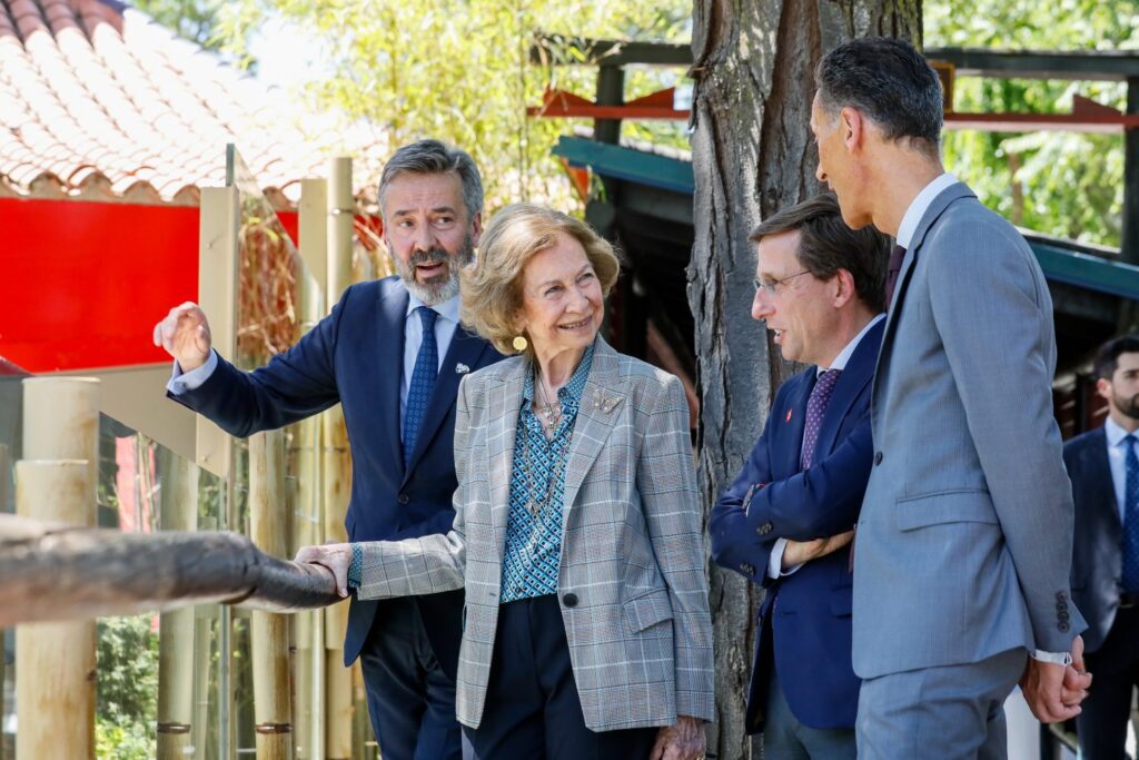 La reina Sofía da la bienvenida a Jin Xi y Zhu Yu, los nuevos osos ...
