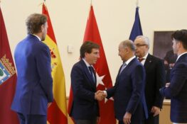 Madrid inicia la atención a 600 mayores en soledad no deseada detectados con Inteligencia ...